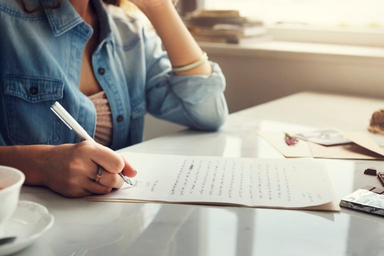 How to Write a Foreword for a Book (in 6 Easy Steps)